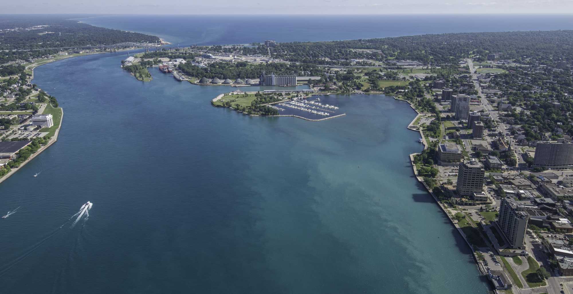 St. Clair River Walleye Fishing - SheLovesToFish.com